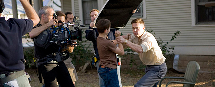 How to Creatively Use a Reflector on Location