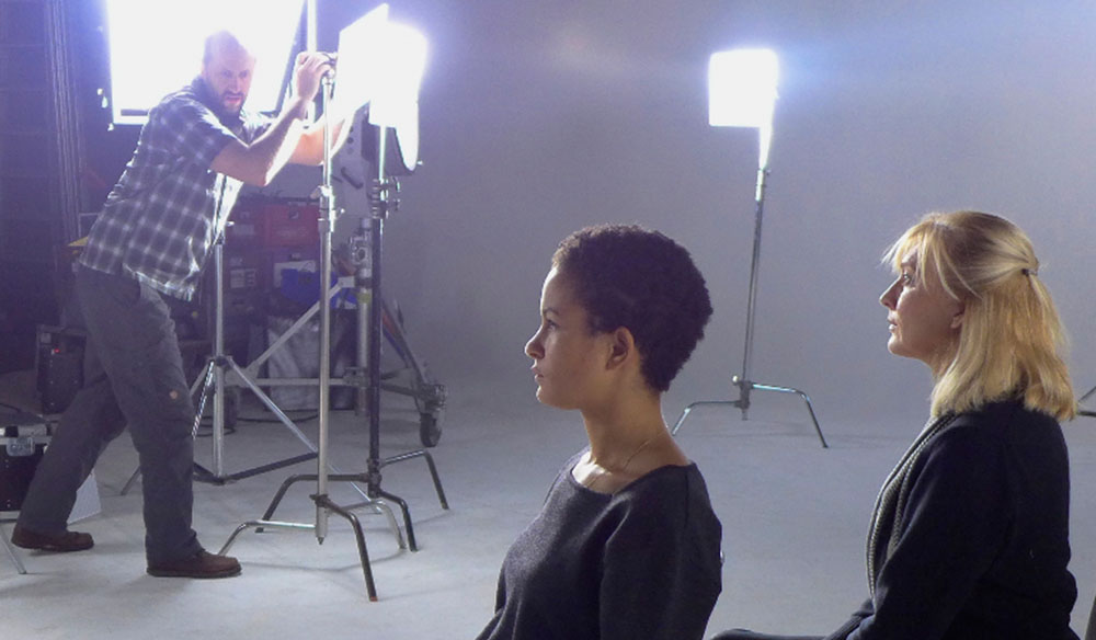 Cinematography Tip: Use Mirrors to Light Your Scene