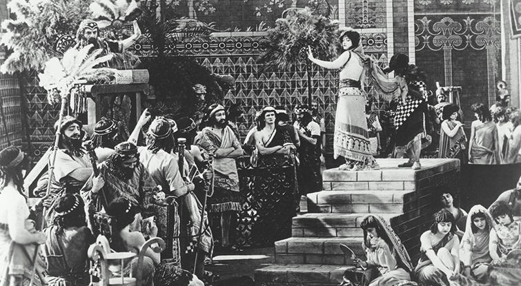 Master the Hollywood Technique of Parallel Editing