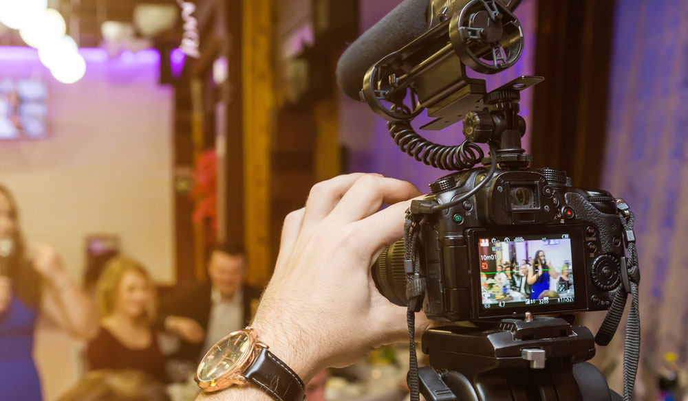 7 Tips for Shooting Event Video and Photography at the Same Time