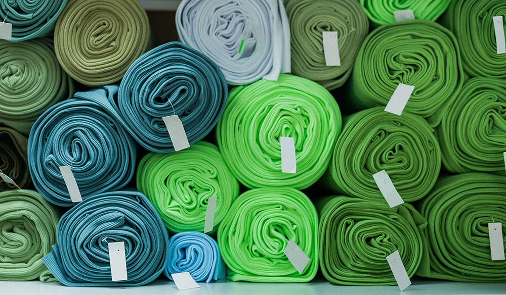 What to Buy for a Green Screen Kit (and Where to Buy It)